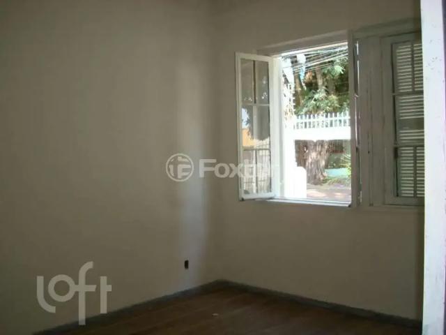 Casa / Sobrado para Venda em Porto Alegre/RS Partenon 4 Quartos