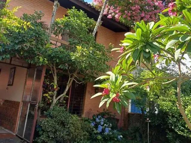 Casa / Sobrado para Venda em Porto Alegre/RS Partenon 4 Quartos
