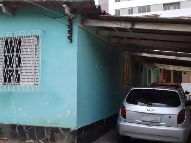 Casa / Sobrado para Venda em Porto Alegre/RS Partenon 4 Quartos