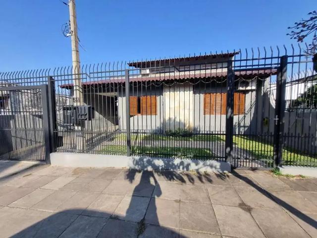 Casa / Sobrado para Venda em Porto Alegre/RS Partenon 4 Quartos