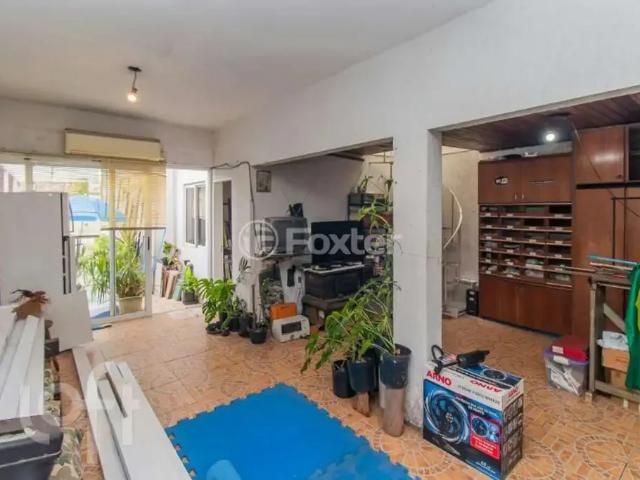 Casa / Sobrado para Venda em Porto Alegre/RS Partenon 4 Quartos