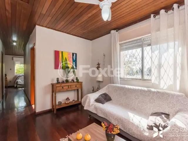 Casa / Sobrado para Venda em Porto Alegre/RS Partenon 4 Quartos