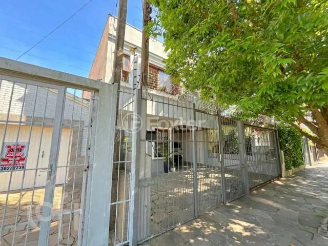 Casa / Sobrado para Venda em Porto Alegre/RS Partenon 4 Quartos