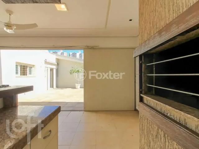 Casa / Sobrado para Venda em Porto Alegre/RS Partenon 4 Quartos
