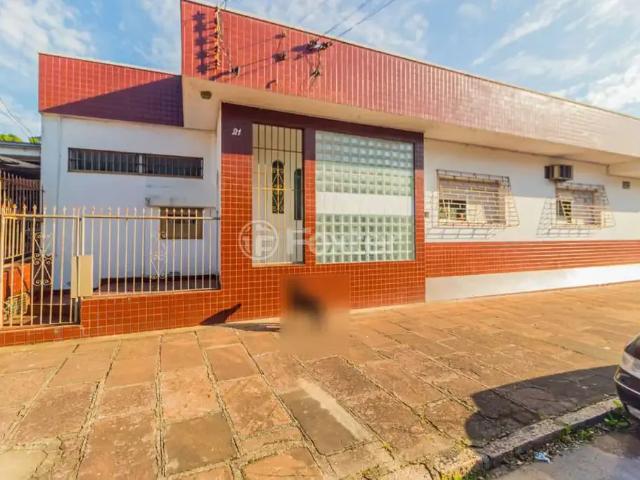 Casa / Sobrado para Venda em Porto Alegre/RS Partenon 4 Quartos