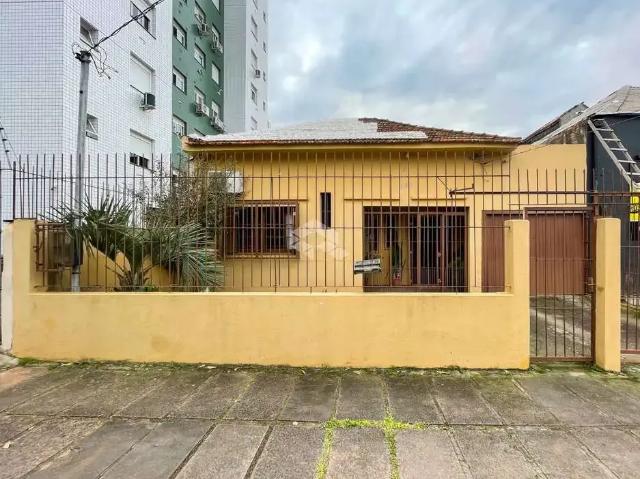 Casa / Sobrado para Venda em Porto Alegre/RS Partenon 4 Quartos