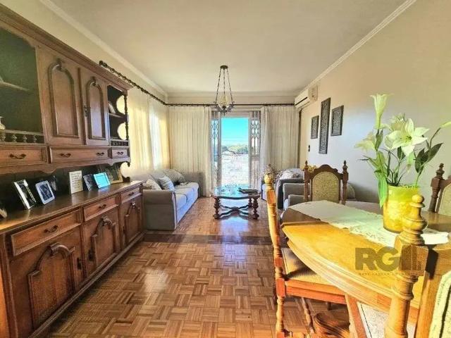 Casa / Sobrado para Venda em Porto Alegre/RS Partenon 4 Quartos