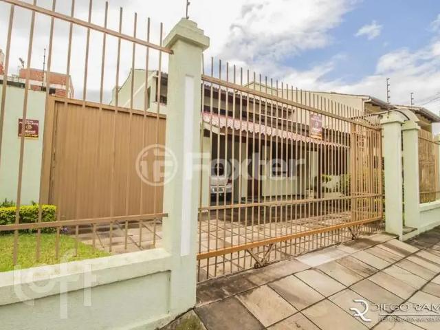 Casa / Sobrado para Venda em Porto Alegre/RS Partenon 4 Quartos