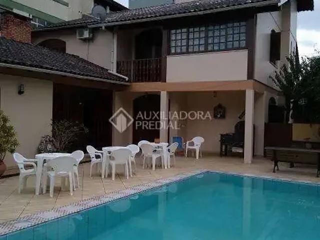 Casa / Sobrado para Venda em Porto Alegre/RS Partenon 4 Quartos