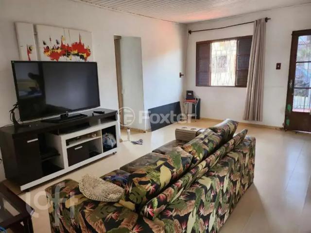 Casa / Sobrado para Venda em Porto Alegre/RS Partenon 4 Quartos