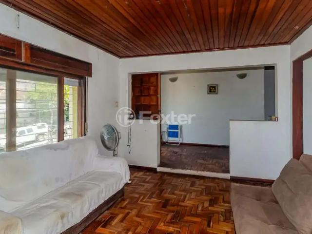 Casa / Sobrado para Venda em Porto Alegre/RS Partenon 4 Quartos