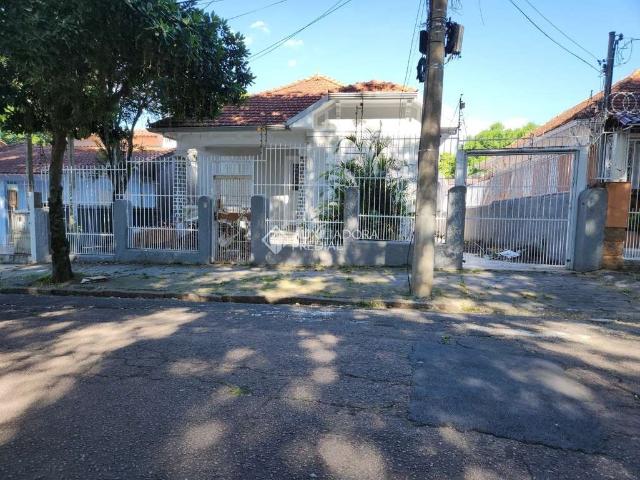 Casa / Sobrado para Venda em Porto Alegre/RS Partenon 4 Quartos