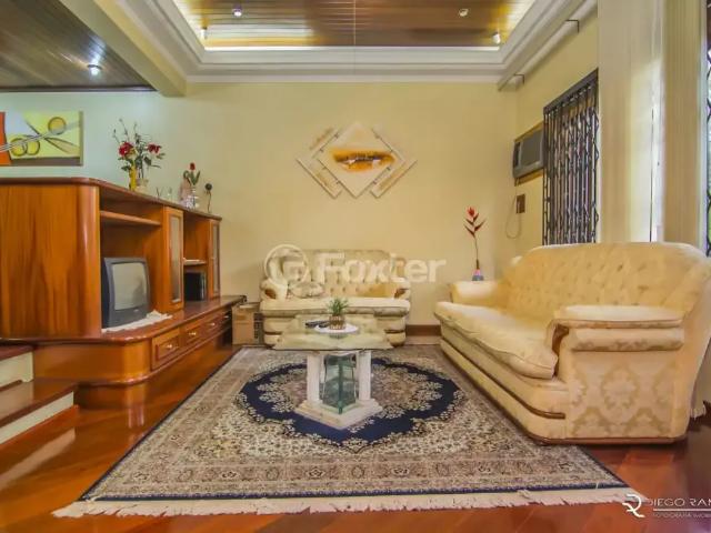 Casa / Sobrado para Venda em Porto Alegre/RS Partenon 4 Quartos
