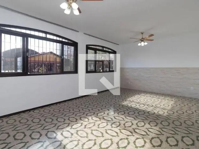 Casa / Sobrado para Venda em Porto Alegre/RS Partenon 4 Quartos