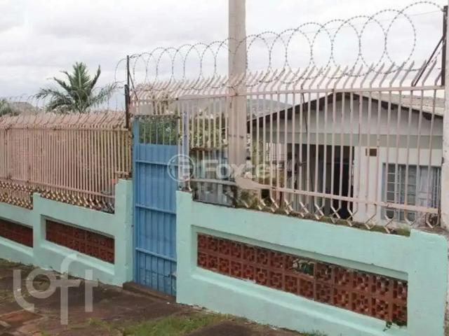 Casa / Sobrado para Venda em Porto Alegre/RS Partenon 4 Quartos