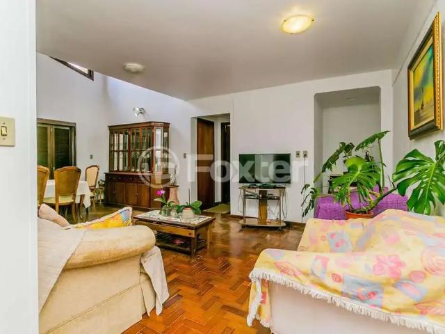 Casa / Sobrado para Venda em Porto Alegre/RS Partenon 4 Quartos