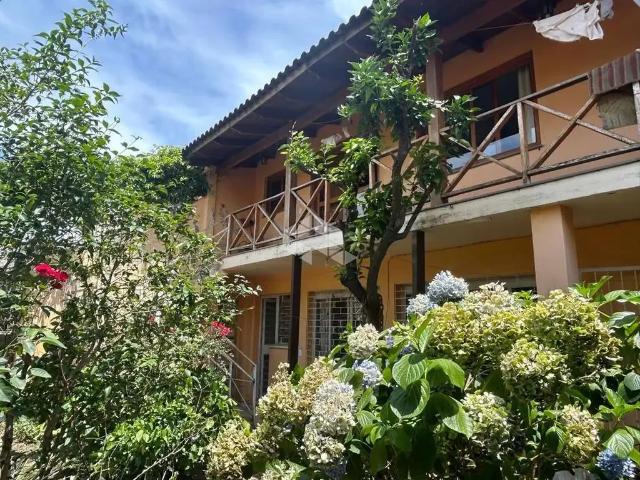 Casa / Sobrado para Venda em Porto Alegre/RS Partenon 4 Quartos
