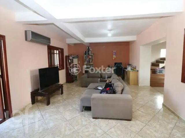 Casa / Sobrado para Venda em Porto Alegre/RS Partenon 4 Quartos
