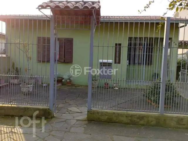 Casa / Sobrado para Venda em Porto Alegre/RS Partenon 4 Quartos