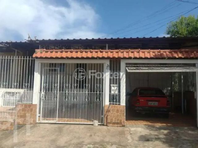 Casa / Sobrado para Venda em Porto Alegre/RS Partenon 4 Quartos