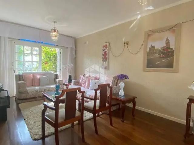 Casa / Sobrado para Venda em Porto Alegre/RS Partenon 4 Quartos