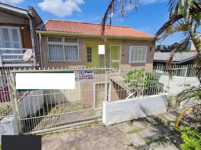 Casa / Sobrado para Venda em Porto Alegre/RS Partenon 4 Quartos