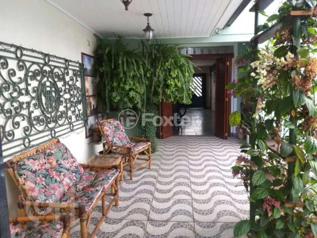 Casa / Sobrado para Venda em Porto Alegre/RS Partenon 5 Quartos