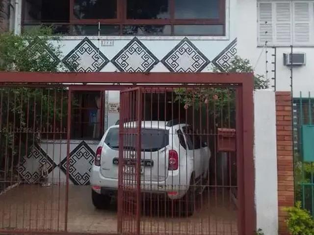 Casa / Sobrado para Venda em Porto Alegre/RS Partenon 5 Quartos