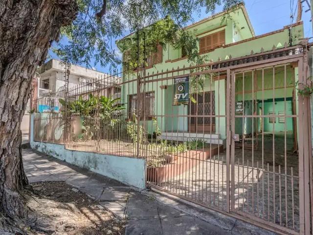 Casa / Sobrado para Venda em Porto Alegre/RS Partenon 5 Quartos