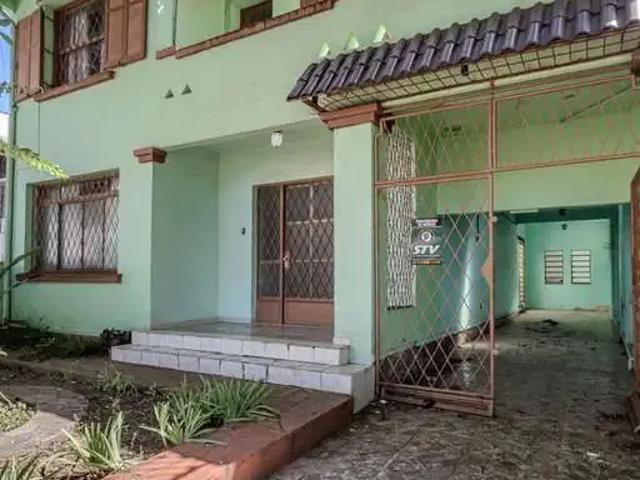 Casa / Sobrado para Venda em Porto Alegre/RS Partenon 5 Quartos
