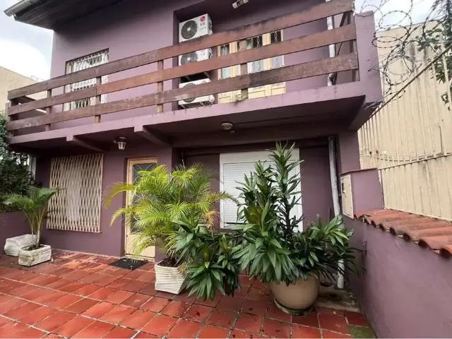 Casa / Sobrado para Venda em Porto Alegre/RS Partenon 5 Quartos
