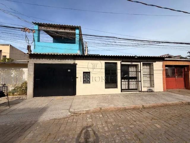 Casa / Sobrado para Venda em Porto Alegre/RS Partenon 5 Quartos