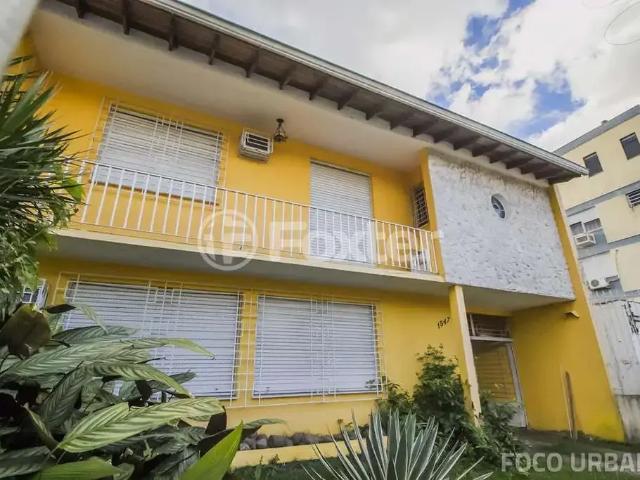 Casa / Sobrado para Venda em Porto Alegre/RS Partenon 6 Quartos