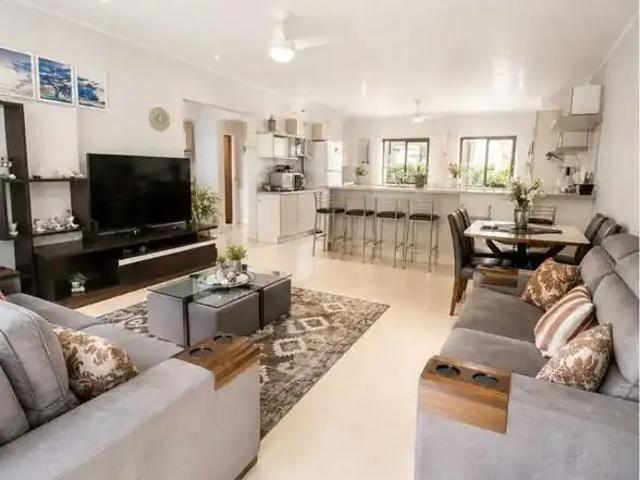 Casa / Sobrado para Venda em Porto Alegre/RS Partenon 2 Quartos