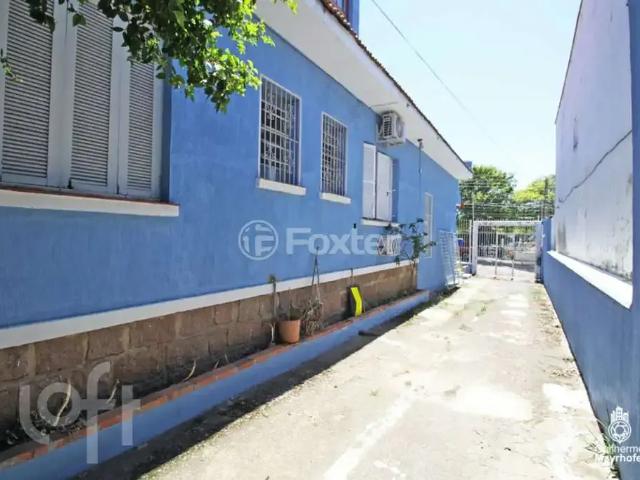 Casa / Sobrado para Venda em Porto Alegre/RS Partenon 3 Quartos