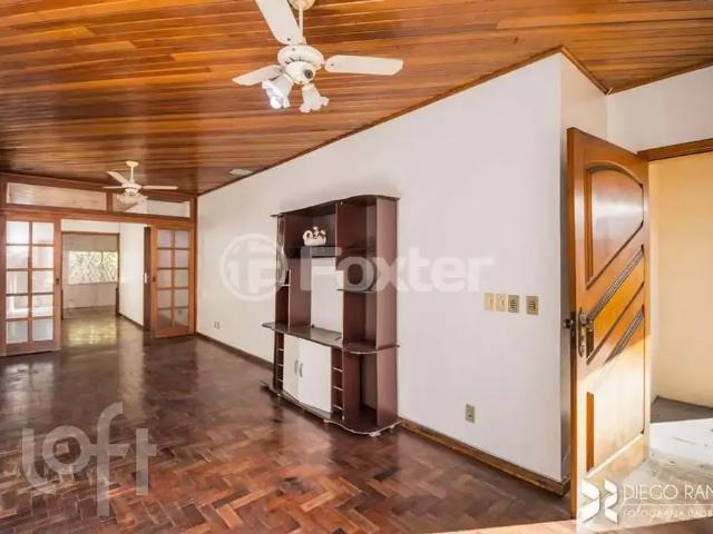 Casa / Sobrado para Venda em Porto Alegre/RS Partenon 3 Quartos