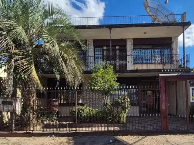 Casa / Sobrado para Venda em Porto Alegre/RS Partenon 3 Quartos