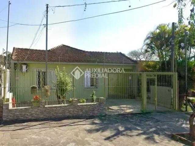 Casa / Sobrado para Venda em Porto Alegre/RS Partenon 3 Quartos