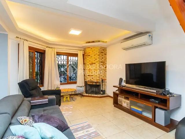 Casa / Sobrado para Venda em Porto Alegre/RS Partenon 3 Quartos