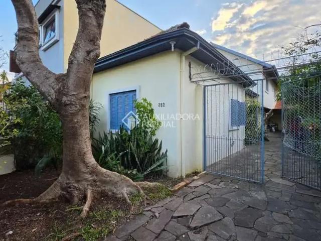 Casa / Sobrado para Venda em Porto Alegre/RS Partenon 3 Quartos