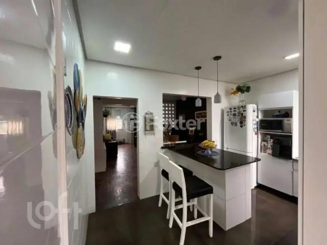 Casa / Sobrado para Venda em Porto Alegre/RS Partenon 3 Quartos