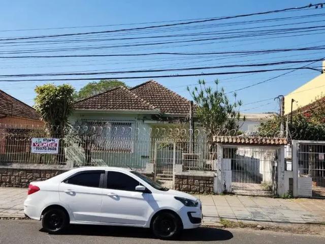Casa / Sobrado para Venda em Porto Alegre/RS Partenon 3 Quartos