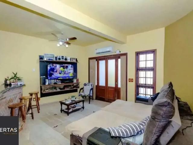 Casa / Sobrado para Venda em Porto Alegre/RS Partenon 3 Quartos