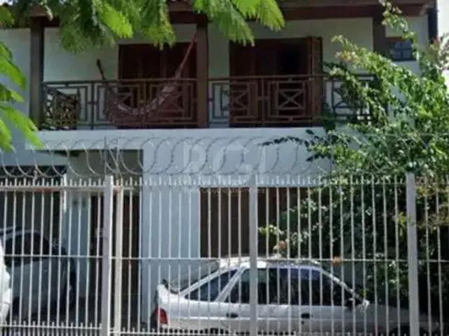 Casa / Sobrado para Venda em Porto Alegre/RS Partenon 3 Quartos