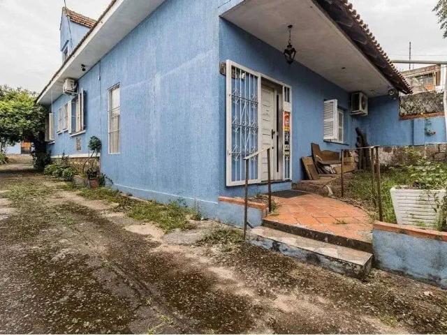 Casa / Sobrado para Venda em Porto Alegre/RS Partenon 3 Quartos