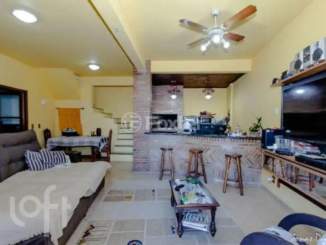 Casa / Sobrado para Venda em Porto Alegre/RS Partenon 3 Quartos