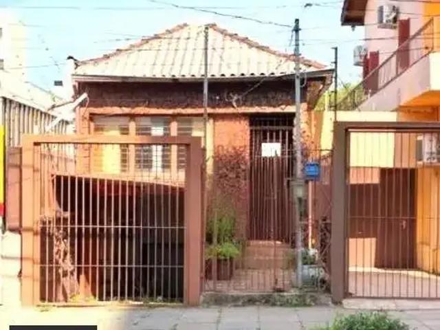 Casa / Sobrado para Venda em Porto Alegre/RS Partenon 3 Quartos