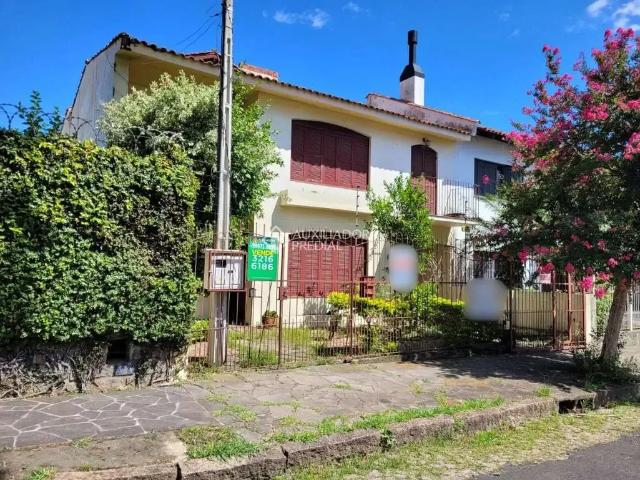 Casa / Sobrado para Venda em Porto Alegre/RS Partenon 3 Quartos