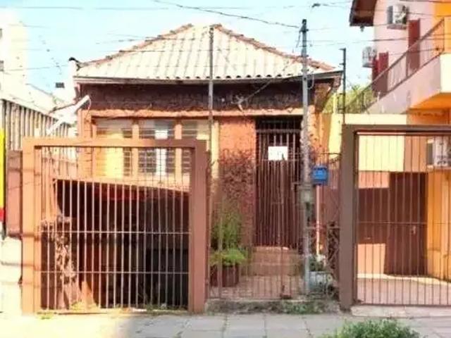 Casa / Sobrado para Venda em Porto Alegre/RS Partenon 3 Quartos