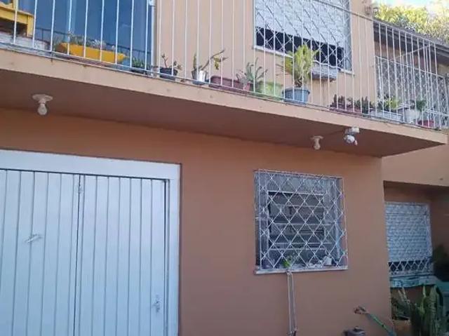 Casa / Sobrado para Venda em Porto Alegre/RS Partenon 3 Quartos